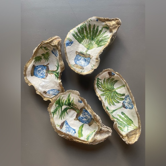 Accents | 4 Decorative Gold Trim Oyster Shells | Poshmark